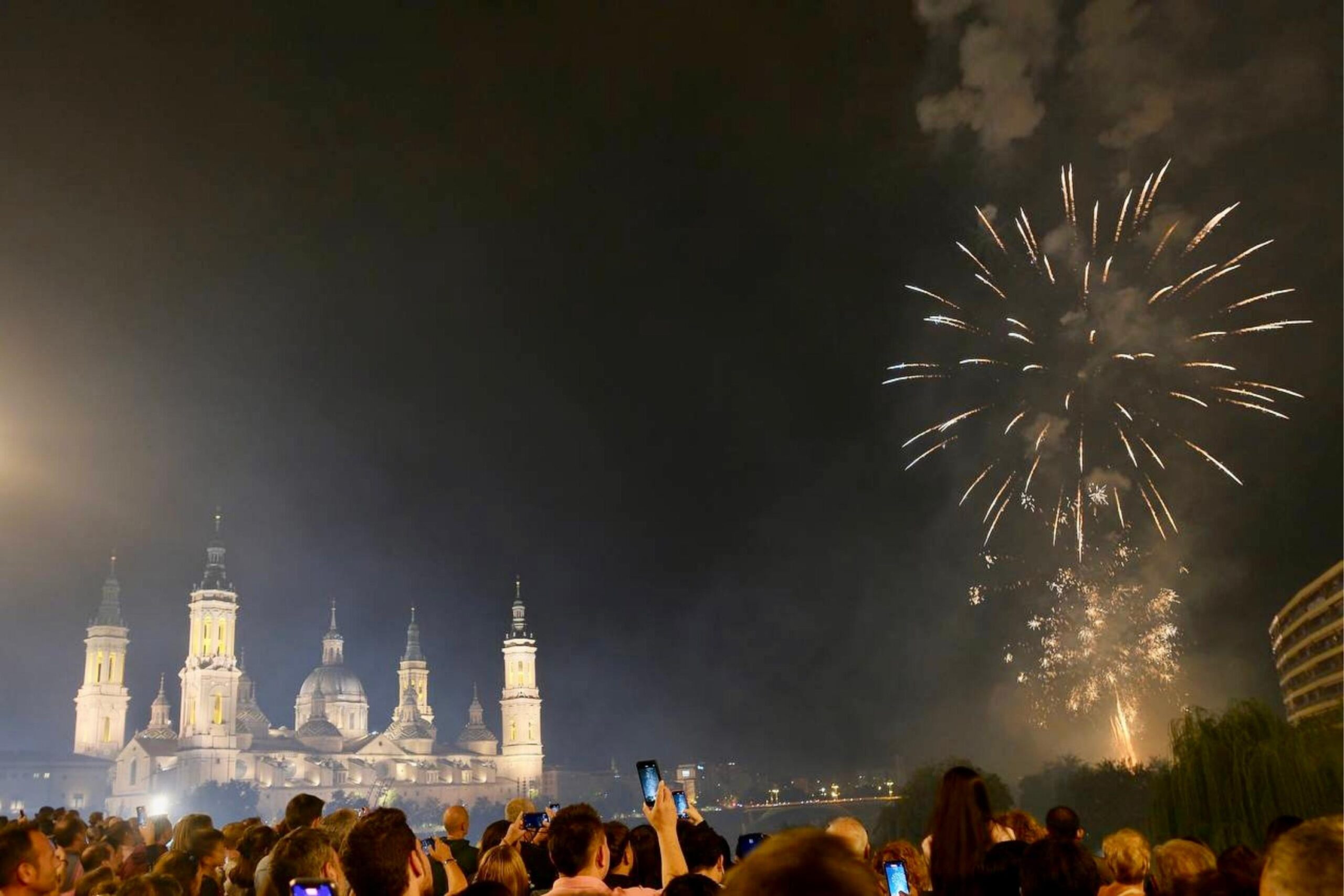 Zaragoza bate récord turístico con 1,2 millones de visitantes en 2024 ...